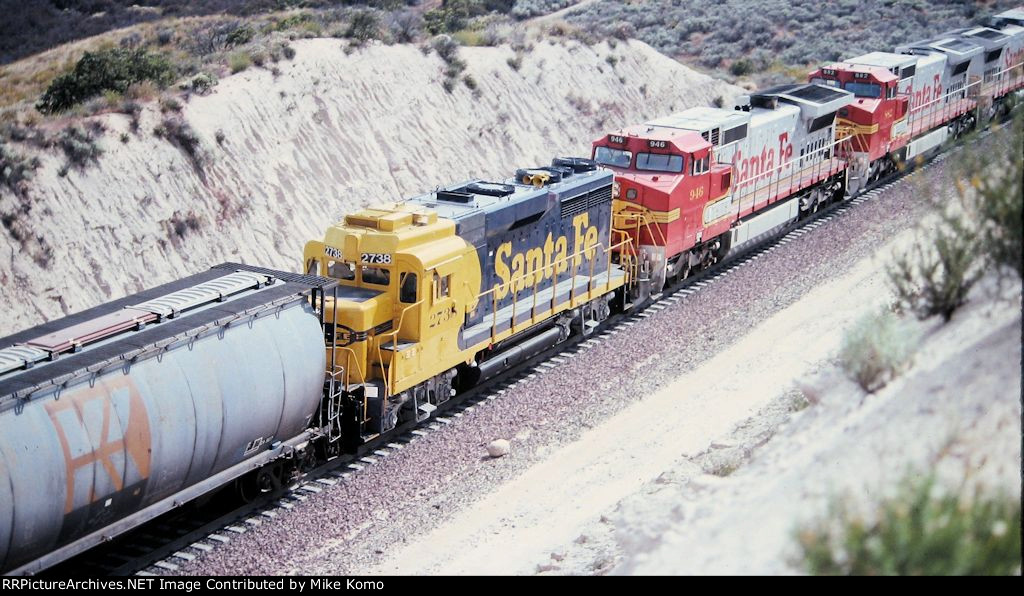 ATSF 2738